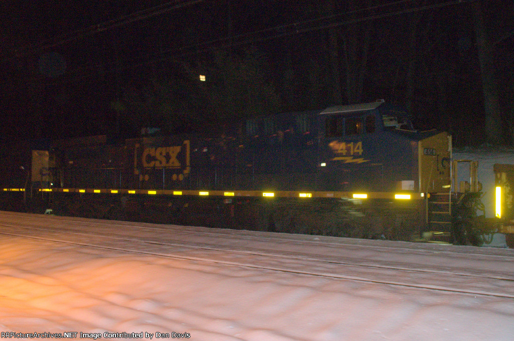 CSX AC44CW 414 in YN3b paint trails on Q438-13